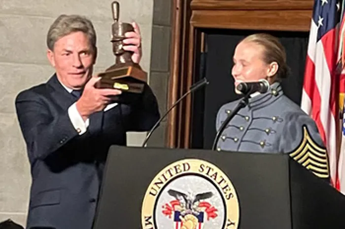 Museum Co-Chairman Ken Fisher Receives Prestigious Thayer Award | Intrepid متحف